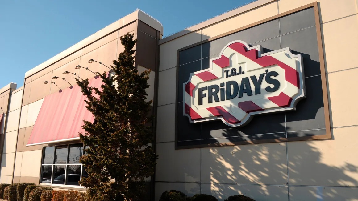Chuỗi nhà hàng TGI Fridays nộp đơn xin phá sản